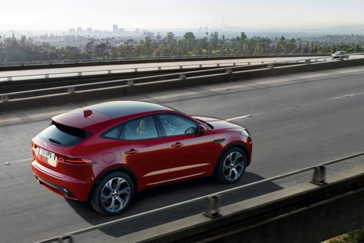 JAGUAR E-PACE 5人乗りの新型SUV受注開始 | octane.jp | 美しい車と暮らす