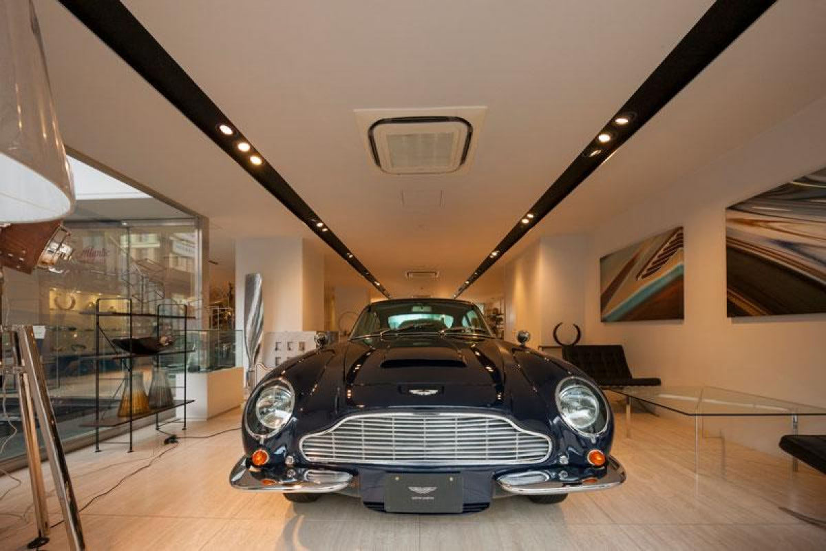 Atlantic Cars ～車だけにとらわれるのではなく 刺激的な人生のための＂ハブ＂でありたい～ | octane.jp | 美しい車と暮らす