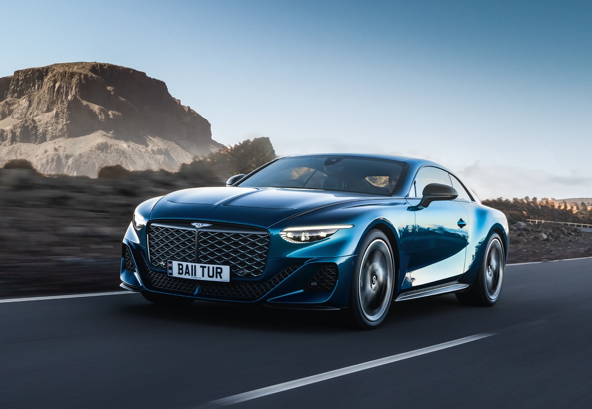 18台限定のベントレーバトゥールは、「ドレスを着せただけの、コンチネンタルGT」なのか？ | octane.jp | 美しい車と暮らす