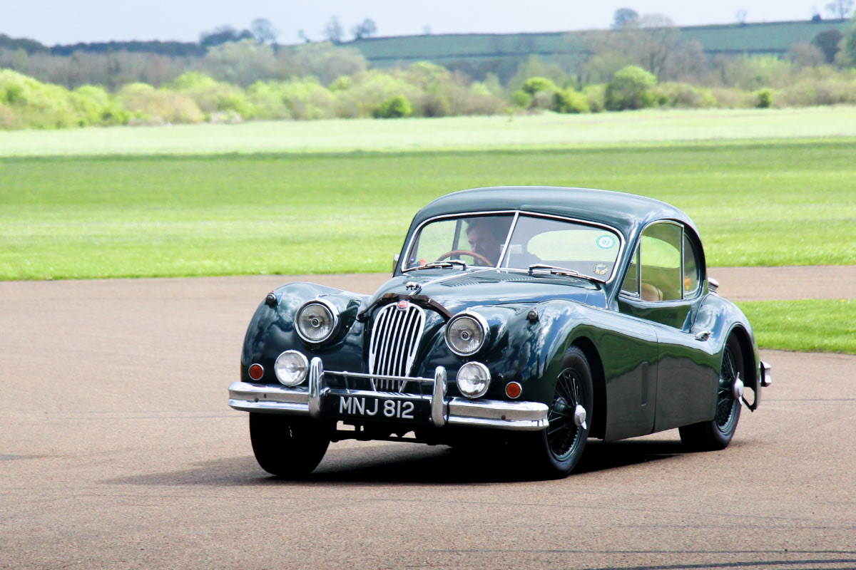 ジャガーXKづくしの良き休日｜『Octane』UKスタッフの愛車日記 | octane.jp | 美しい車と暮らす