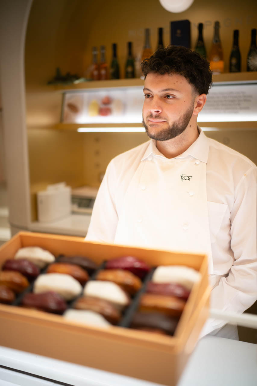 世界最高のパティスリーに選出！Ritz Paris Le Comptoirのクリスマスケーキ | octane.jp | 美しい車と暮らす