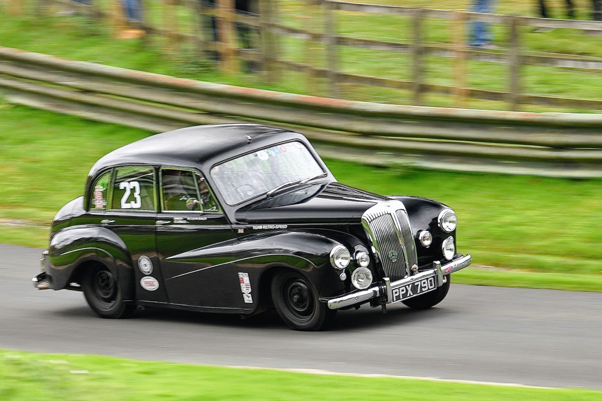 故障が連鎖するのはよくあること？｜『Octane』UKスタッフの愛車日記 | octane.jp | 美しい車と暮らす