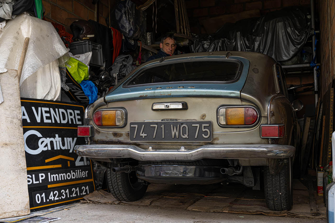 パリジェンヌからも注目の的！ホンダS800とパリの街を走る | octane.jp | 美しい車と暮らす