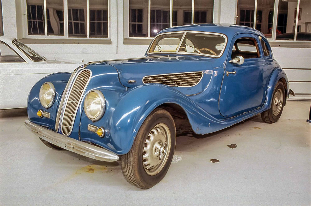 連載：アナログ時代のクルマたち｜Vol.49 BMW327クーペ＆カブリオレ | octane.jp | 美しい車と暮らす