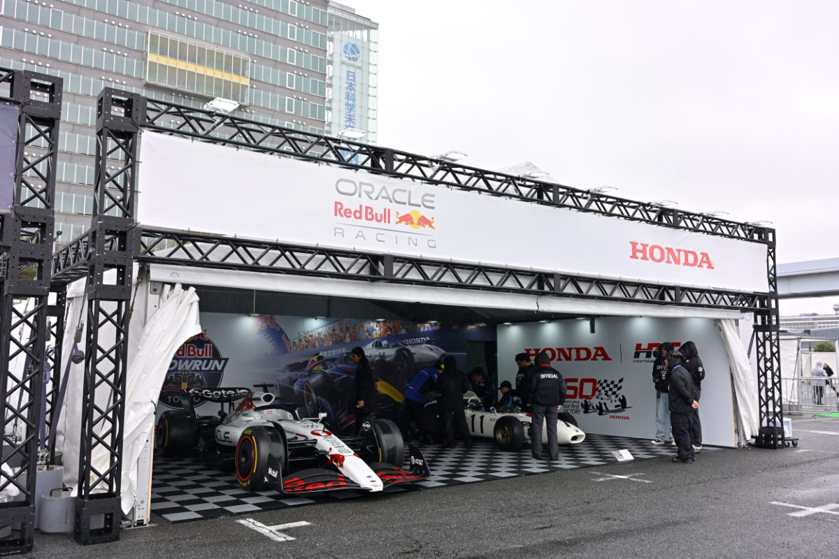東京・お台場にF1が降臨｜Red Bull Showrun × Powered by Honda、史上初の4名揃い踏み | octane.jp | 美しい車と暮らす