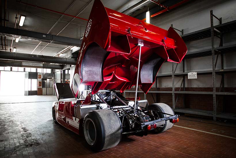 連載：アナログ時代のクルマたち｜Vol. 54 アルファロメオ ティーポ33SC12 | octane.jp | 美しい車と暮らす