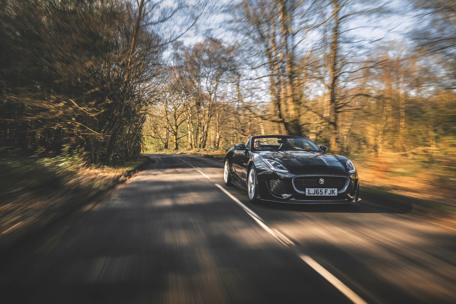 「Fタイプ最速」の称号を与えられたジャガー、「Project 7」 | octane.jp | 美しい車と暮らす
