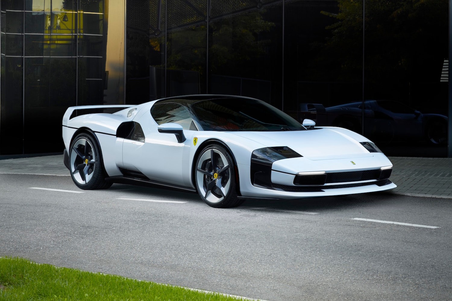 F40をオマージュしたワンオフモデル、フェラーリSC40が発表 | octane.jp | 美しい車と暮らす