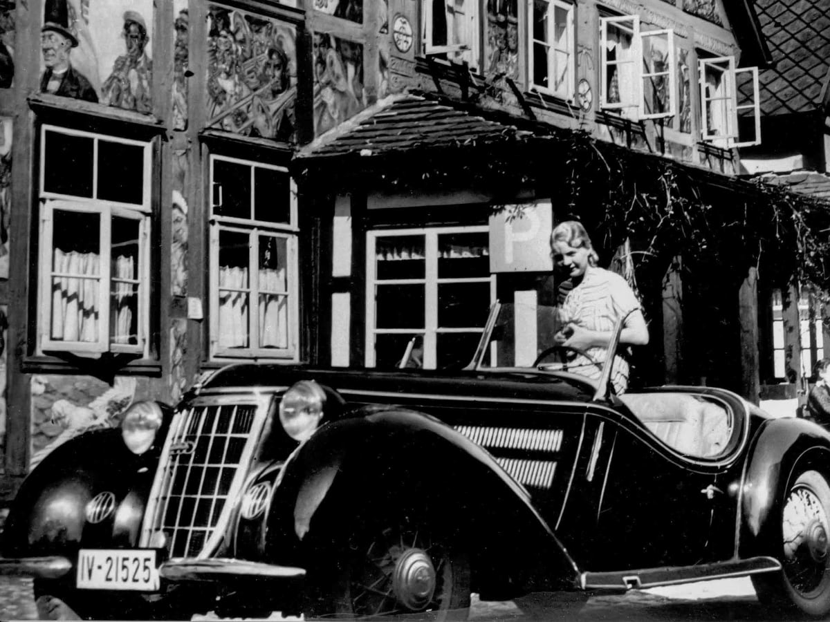 連載：アナログ時代のクルマたち｜Vol. 65 ヴァンダラーW25K | octane.jp | 美しい車と暮らす