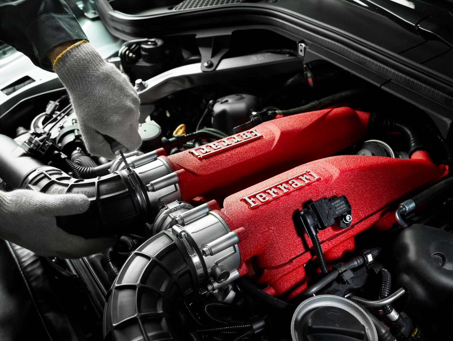 次世代整備士育成プログラム第2弾｜フェラーリ、「ディーラー・オープン・デー」を全国で開催。 | octane.jp | 美しい車と暮らす