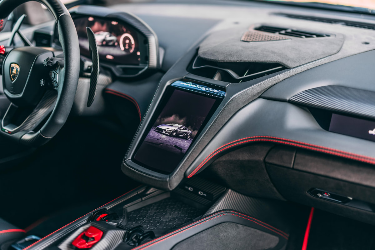 これぞ新世代のスーパーカー｜ランボルギーニのハイブリッドスーパースポーツカー「テメラリオ」の真価 | octane.jp | 美しい車と暮らす