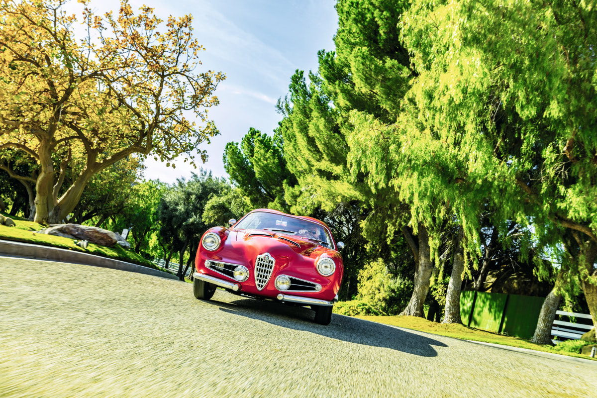 「羽根のように軽い」ザガートが手掛けたアルファロメオ1900SS | octane.jp | 美しい車と暮らす
