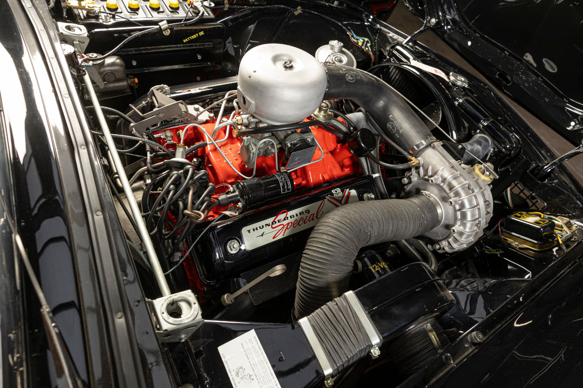 ラグジュアリー界の巨人が所有していた、特別なフォード・サンダーバードがオークションに登場 | octane.jp | 美しい車と暮らす