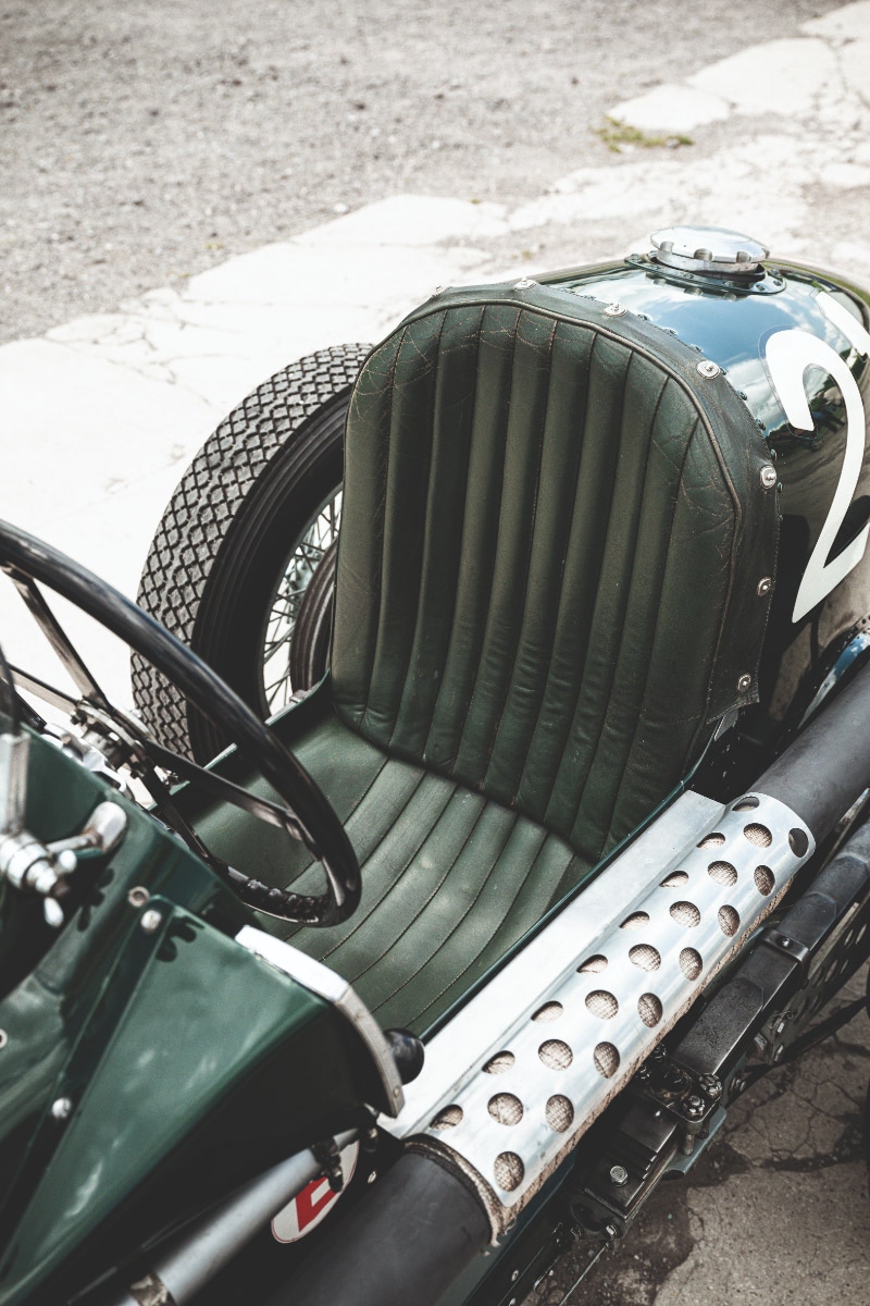 「心臓が飛び出すほどの爆音」で息を吹き返したエンジン｜フレイザー・ナッシュSS【後編】 | octane.jp | 美しい車と暮らす