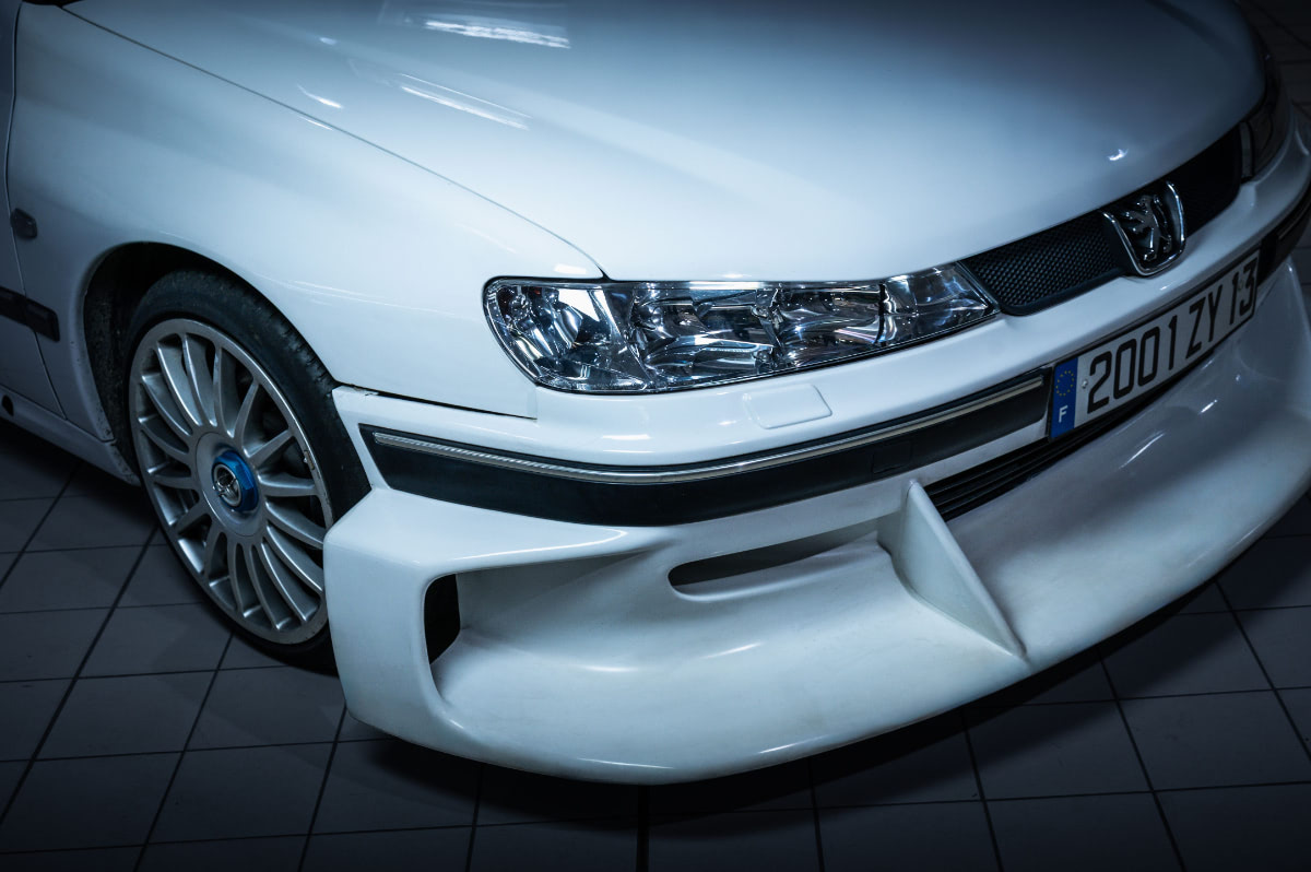 カルト的な人気を誇る一台｜フランス映画で最も有名な車、『TAXi』のプジョー406がオークションに | octane.jp | 美しい車と暮らす