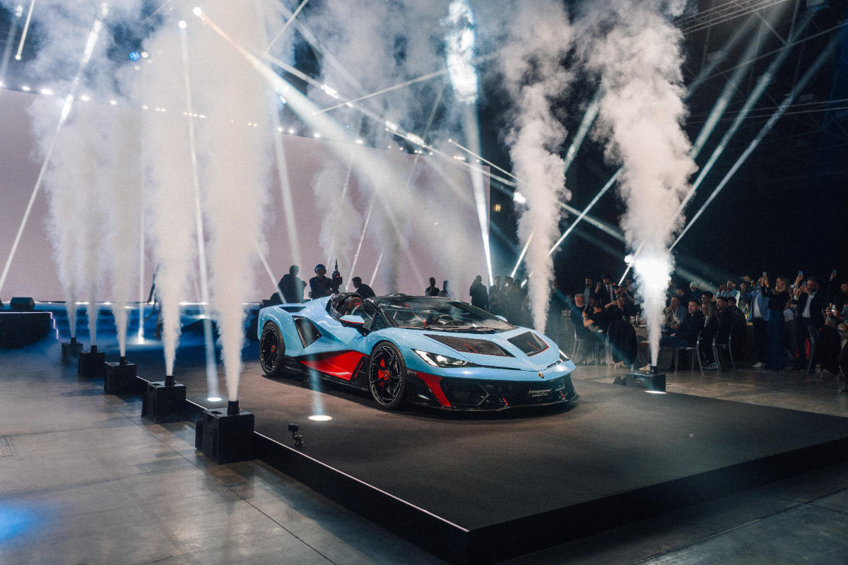 V12ハイブリッド初のスーパースポーツオープンカー「ランボルギーニ・フェノメノ・ロードスター」発表 | octane.jp | 美しい車と暮らす