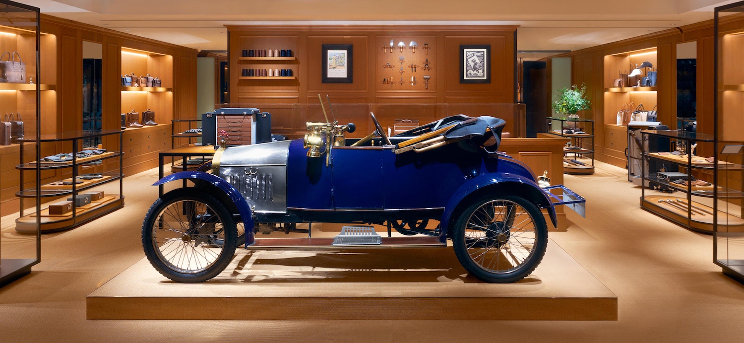 英国の職人技を学ぶ｜ダンヒルの特別展示「dunhill Heritage and Leather Goods Exhibition」が開催中 ...