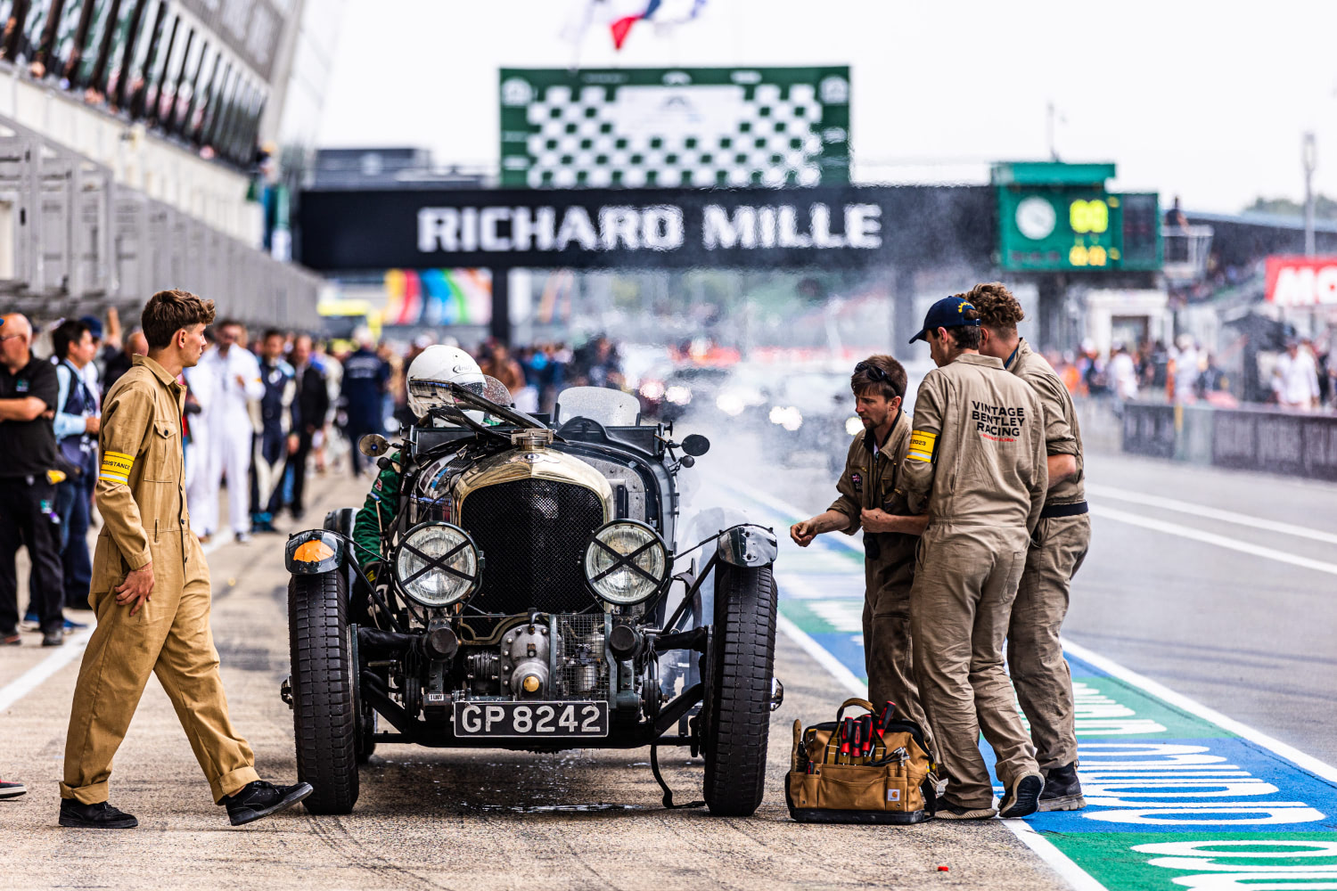 「クラシック」が生まれる瞬間｜ リシャール・ミルが紡ぐ冒険とは | octane.jp | 美しい車と暮らす